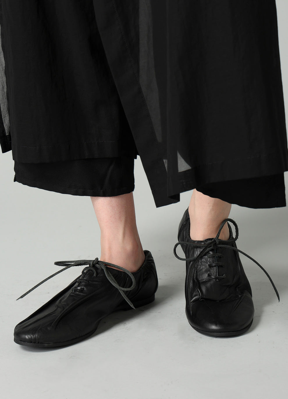 SMOOTH TANNIN LEATHER GATHER LOW-CUT SHOES – THE SHOP YOHJI YAMAMOTO